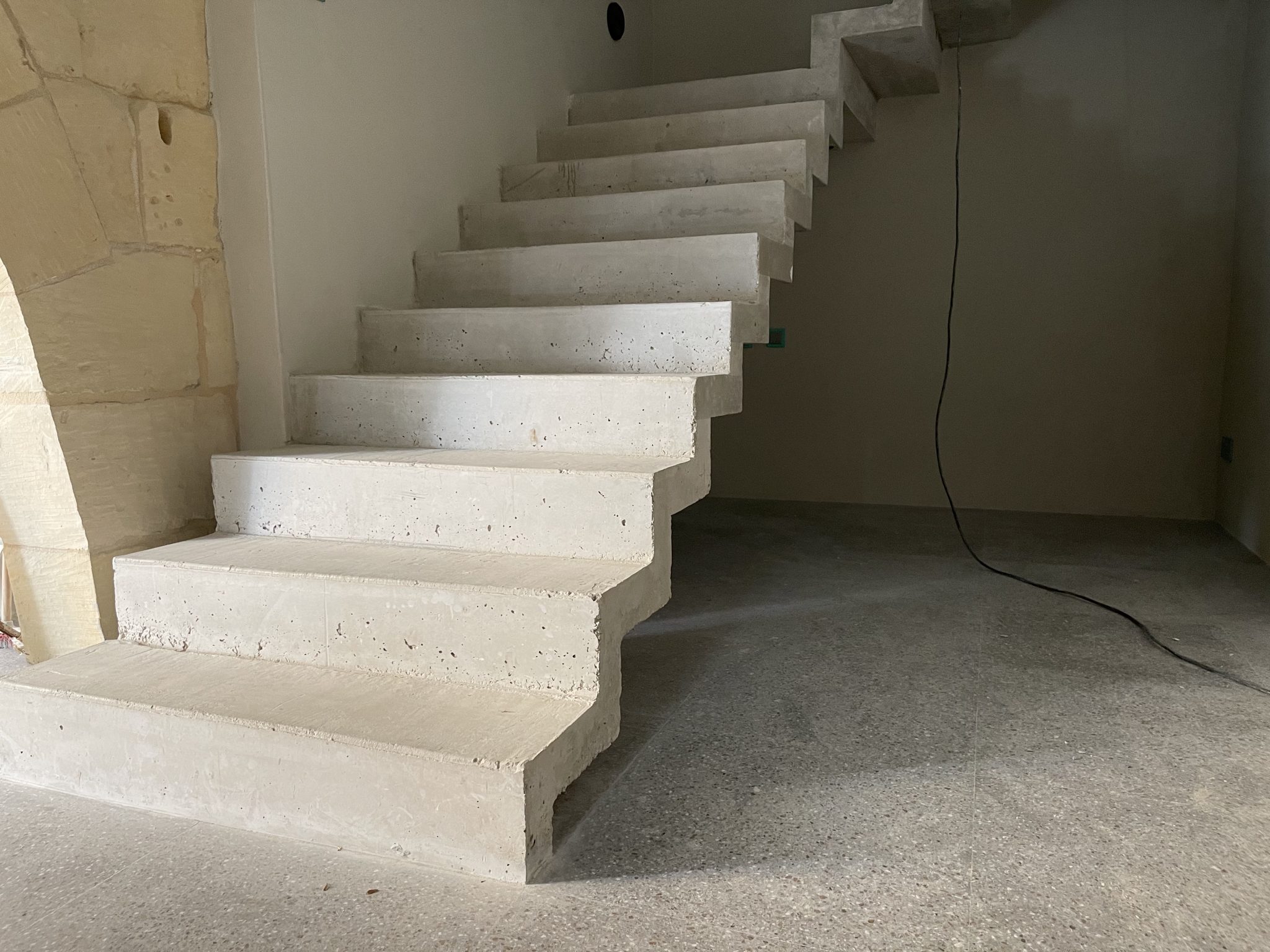 Microcement Stairs | The Trend | What Are The Advantages?